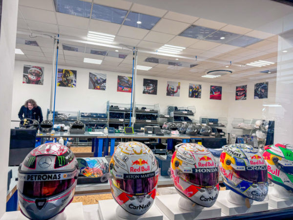 SCHUBERTH PERFORMANCE イタリア 4輪 F1 シューベルヘルメット製作 工場訪問 monocolle